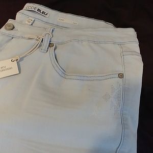 Code Blue | Jeans | White Washes Frayed Bottom Crops | Poshmark